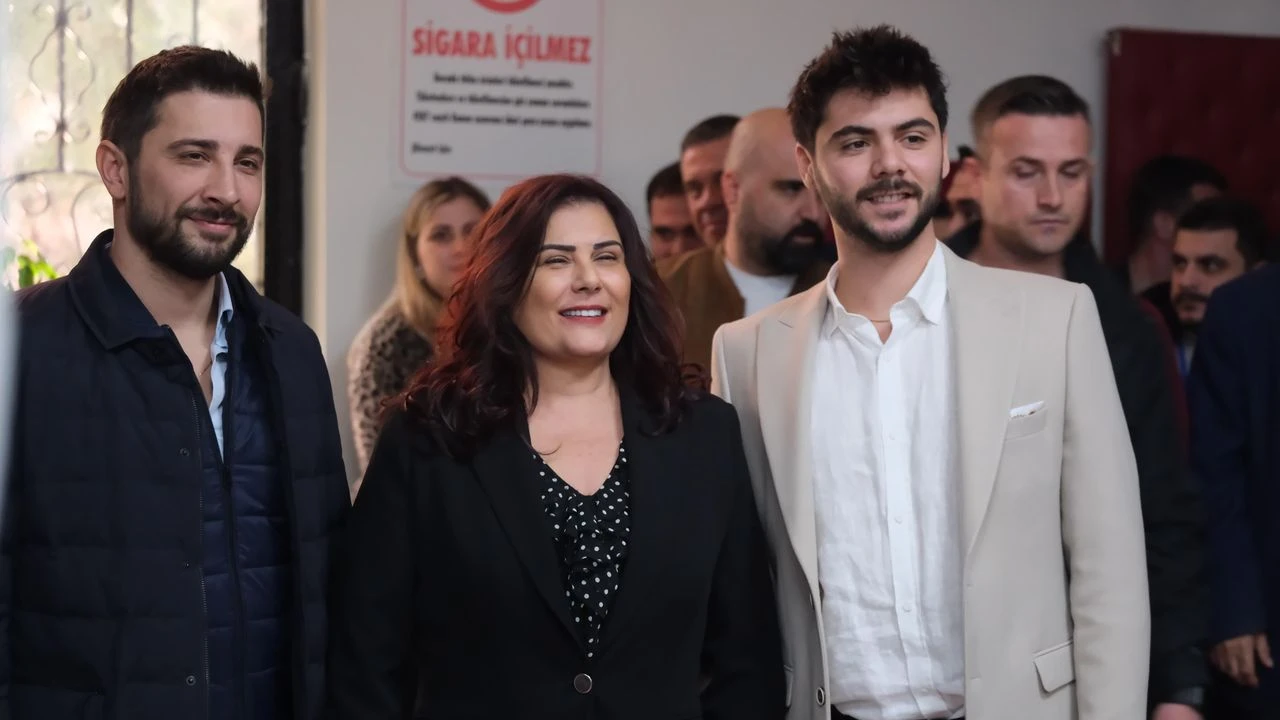 Özlem Çerçioğlu Kimdir? Çocukları, Hangi Parti, Nereli, Babası Kim ...