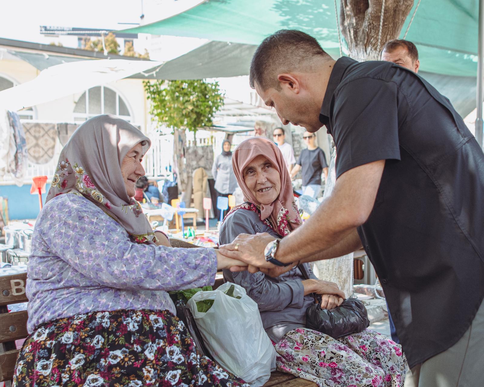 CHP’li belediye başkanları İncirliova’ya çıkarma yaptı