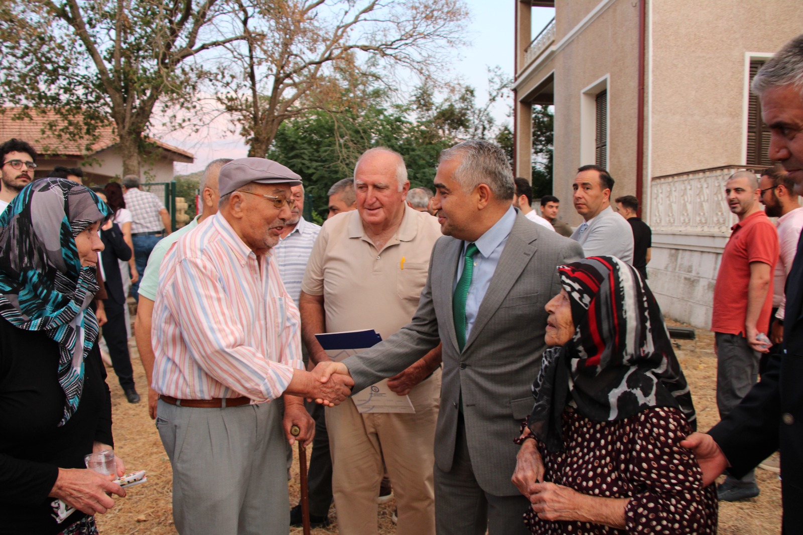 Rektör Kent'ten Adnan Menderes’in eski çalışanına vefa